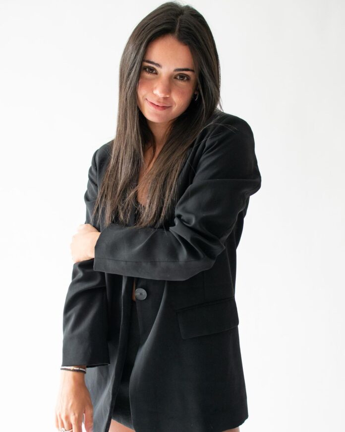 Rugby Cheerleader Lola Dumenil 23 and Her Romance with The French ...